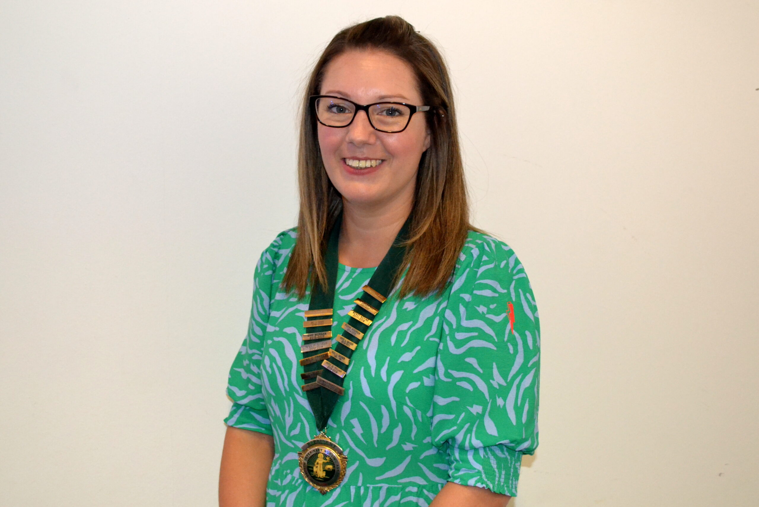 Introducing BVNA President 2023-4 Lyndsay Hughes - British Veterinary ...